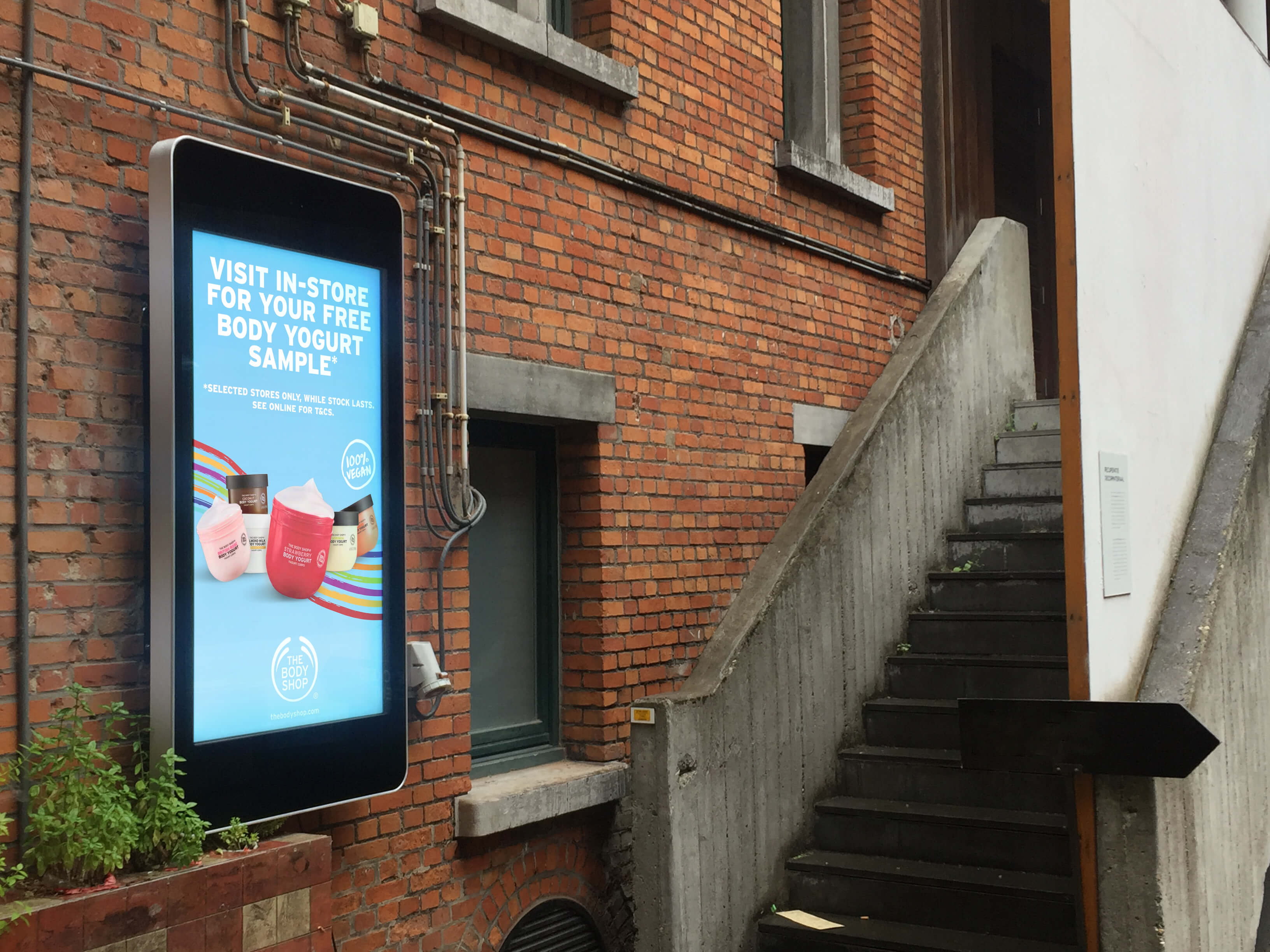 Outdoor Interactive Digital Touch Screens