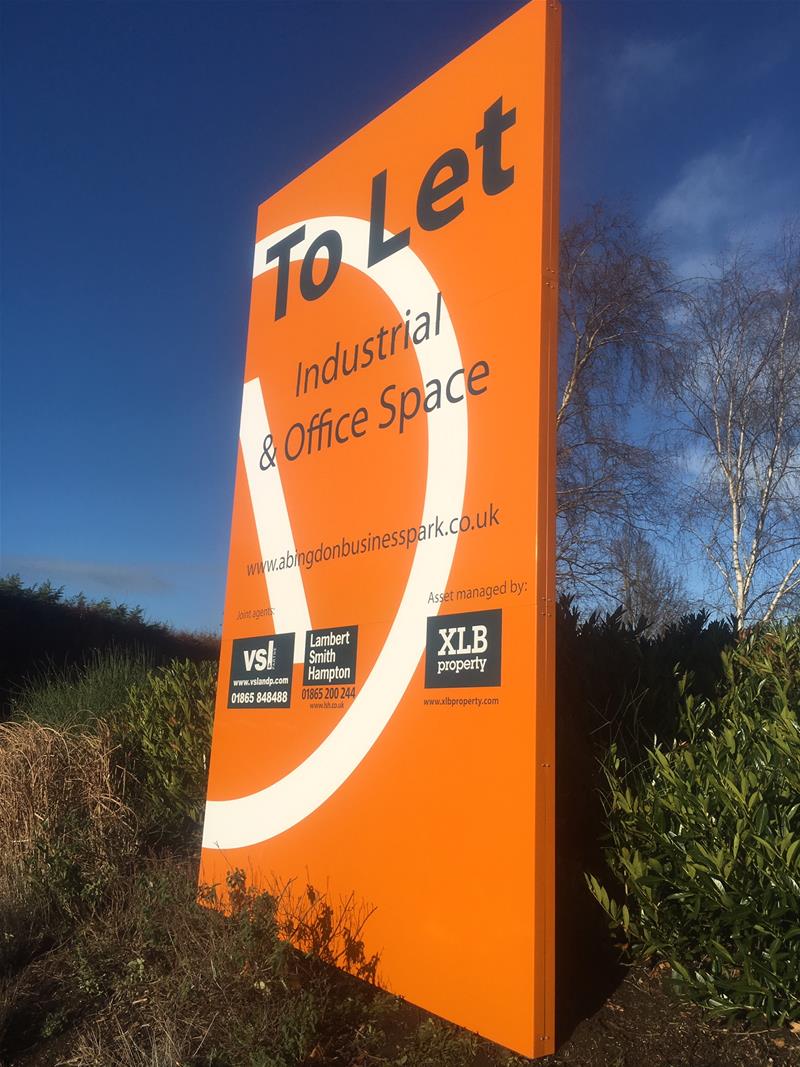 Exterior Signs & Graphics in Oxford - Signs Express