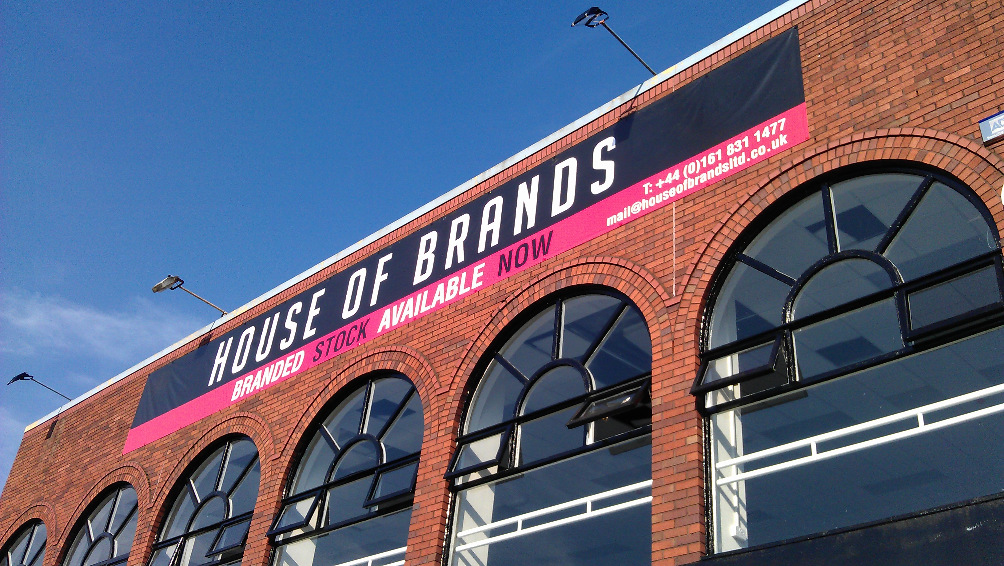 Exterior Banners & Outdoor PVC Banners - Signs Express