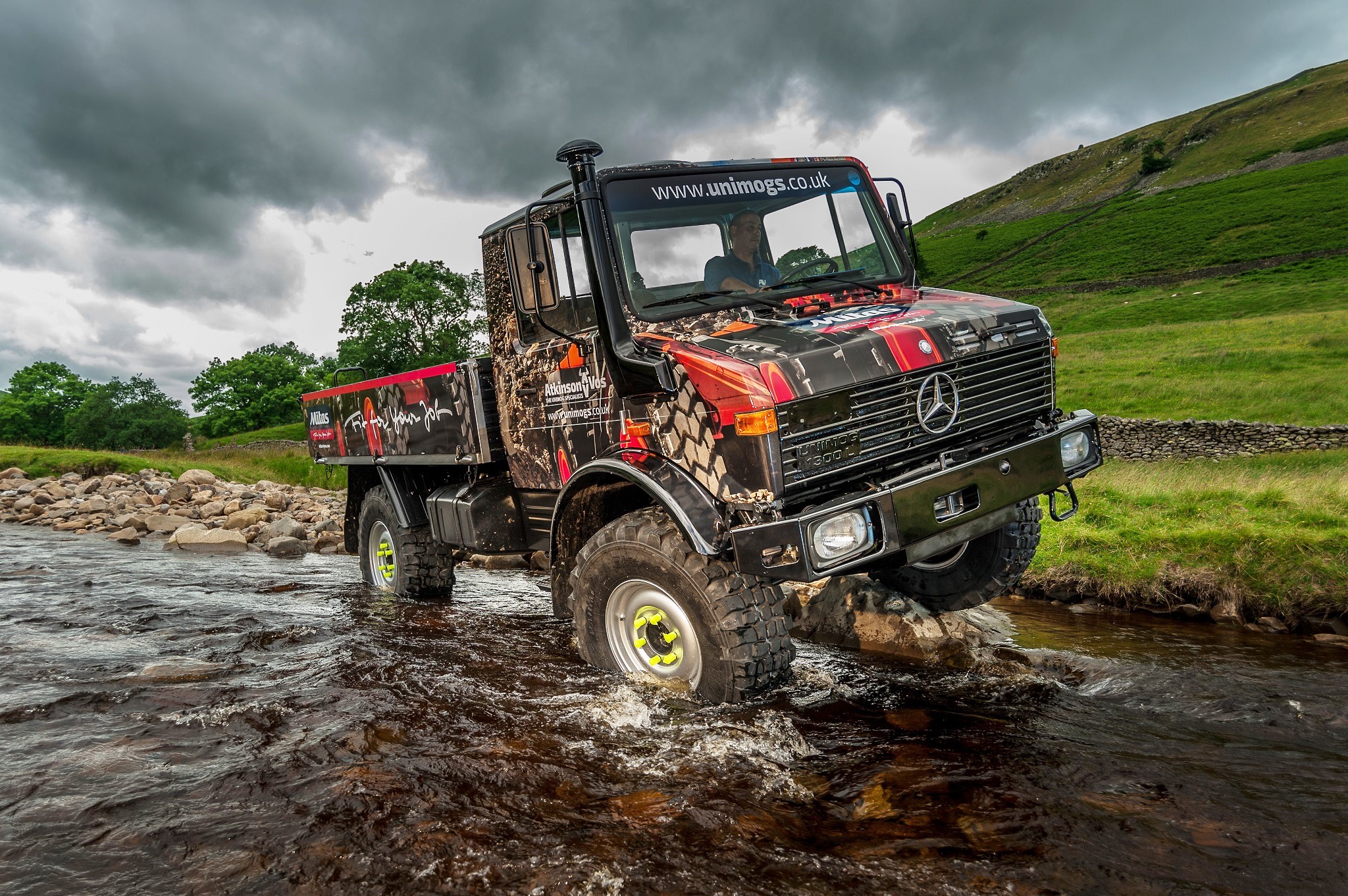 The Complete Guide to Vehicle Graphics